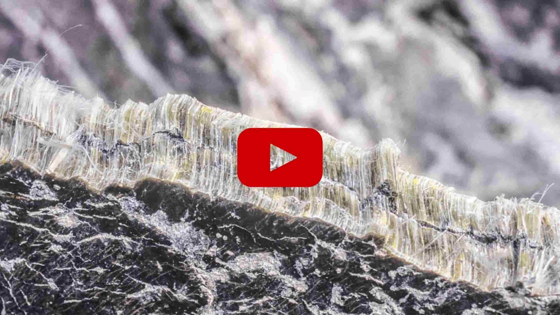 Comment reconnaître l'amiante ? Plaques, fibres, fibrociment ⚠️