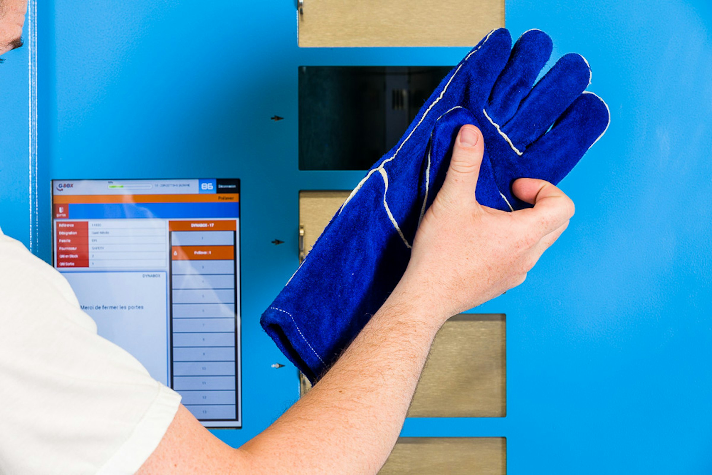 Distributore automatico - DPI Dispositivi di protezione individuale e ...